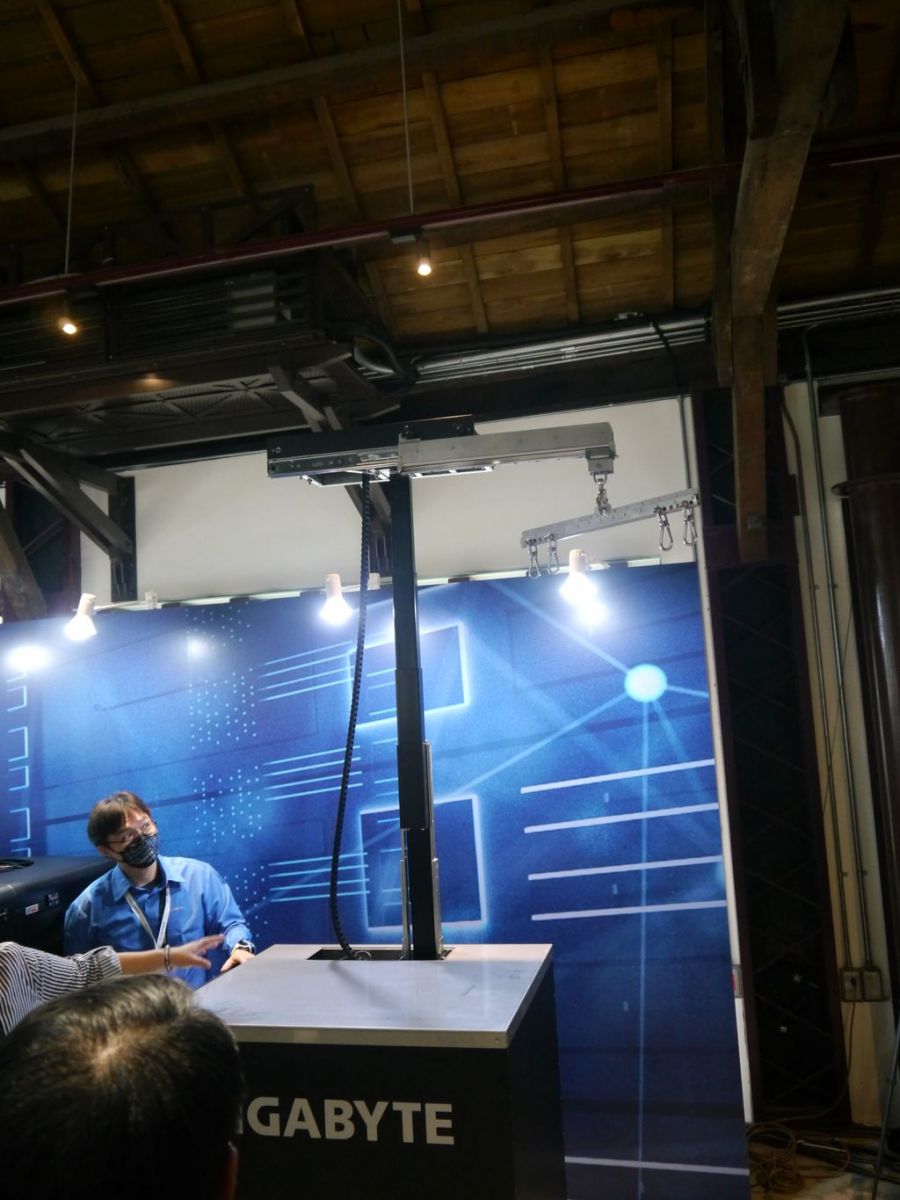 可容納25臺1U伺服器，技嘉打造自有品牌單相浸沒液冷方案 | iThome